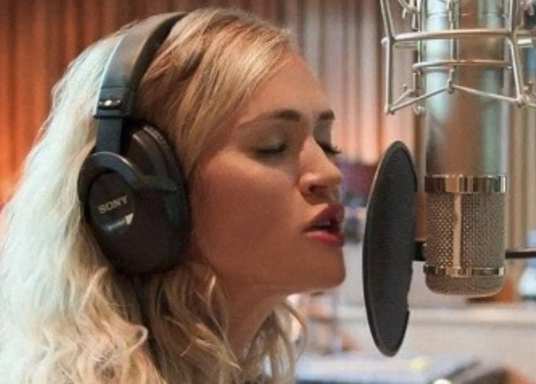 Carrie Underwood and her 5-year-old son share an adorable duet of “The ...